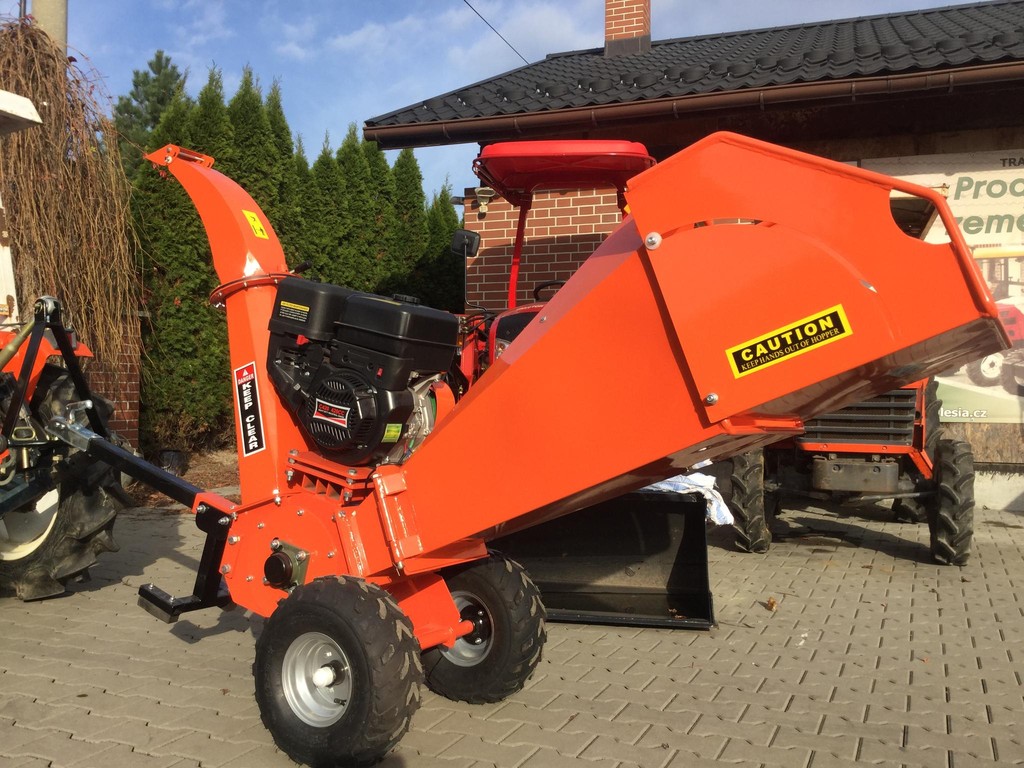 štěpkovač s motorem, benzínový drtič větví - Malotraktorysilesia.cz